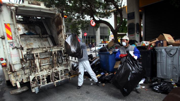 Συνάδελφοι της αδικοχαμένης εργάτριας: Οι εργάτες καθαριότητας ...