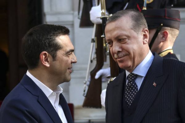 Το ζήτημα του ασύλου των Τούρκων αξιωματικών και η στάση της κυβέρνησης ...