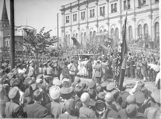 Η Οκτωβριανή Επανάσταση και οι μπολσεβίκοι - Από την «Ιστορία του ...