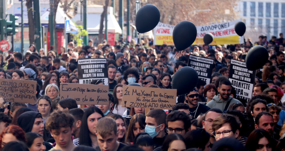 Κυβέρνηση «τεθλιμμένων» υποκριτών που αναμασούν τον μύθο της συλλογικής ...