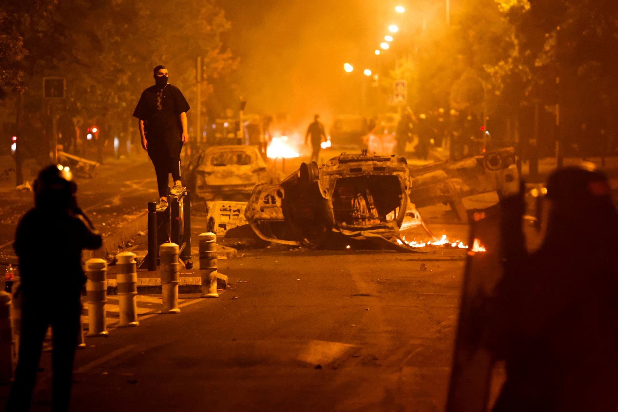 Γαλλία: κρατική δολοφονία προκαλεί εξέγερση - ΚΟΜΜΟΥΝΙΣΤΙΚΗ ΕΠΑΝΑΣΤΑΣΗ